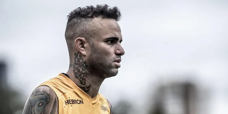 Luan, ex-Grêmio, é agredido por torcedores do Corinthians em motel de ...